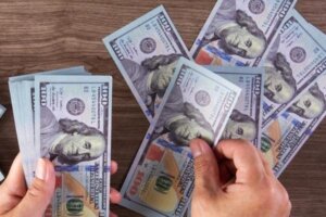 How to Make 300 Dollars Fast: 35 Ways to [Earn Extra Cash] - Money Bliss