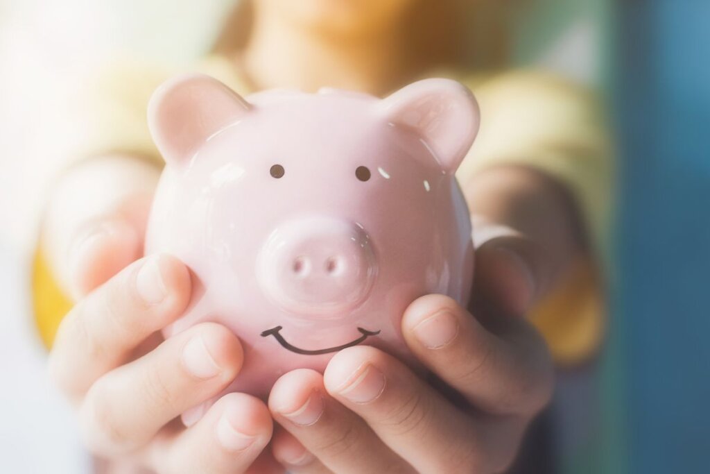 12 Toxic Money Habits to Quit Today - Money Bliss