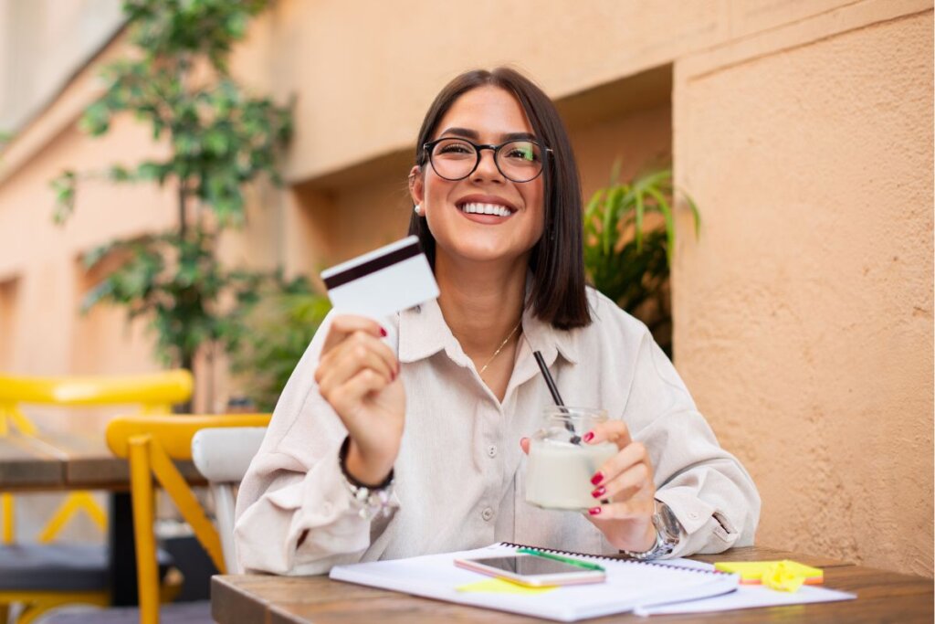 Easy Guide to Understanding Credit Cards for College Students - Money Bliss