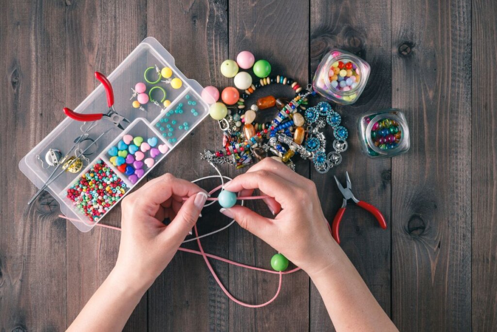 15 Smart Ideas to Make Money as a Teen - Money Bliss