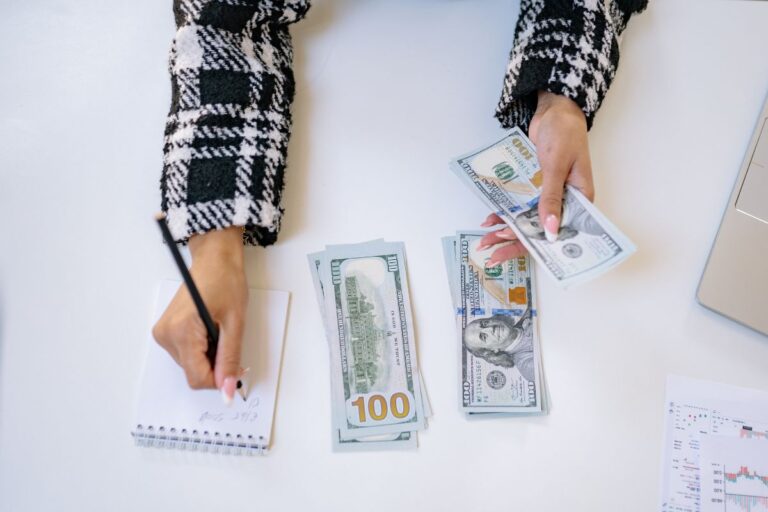 20 Daily Money Habits of Successful People - Money Bliss